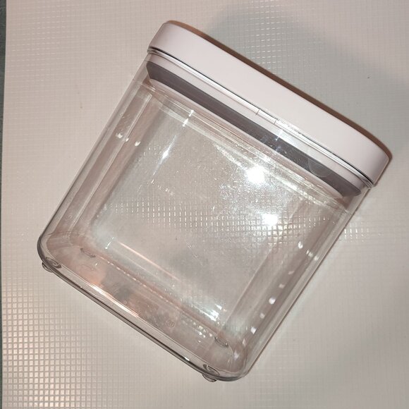 Oxo | Kitchen | 7 Qt Large Air Sealed Container Oxo Air Tight Kitchen ...